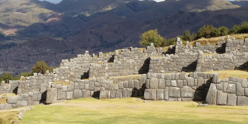 All About Peru's National Flower: Cantua buxifolia